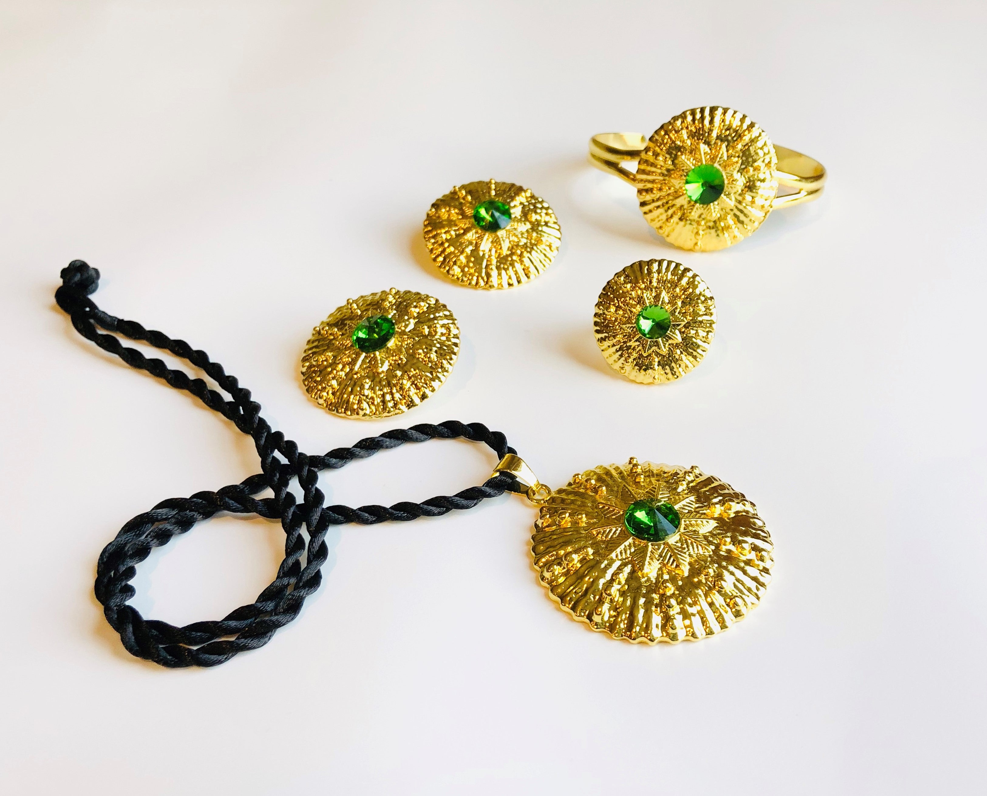 Elsa | Matriarch of Her Tribe | Nakfa Green – Lila Charm