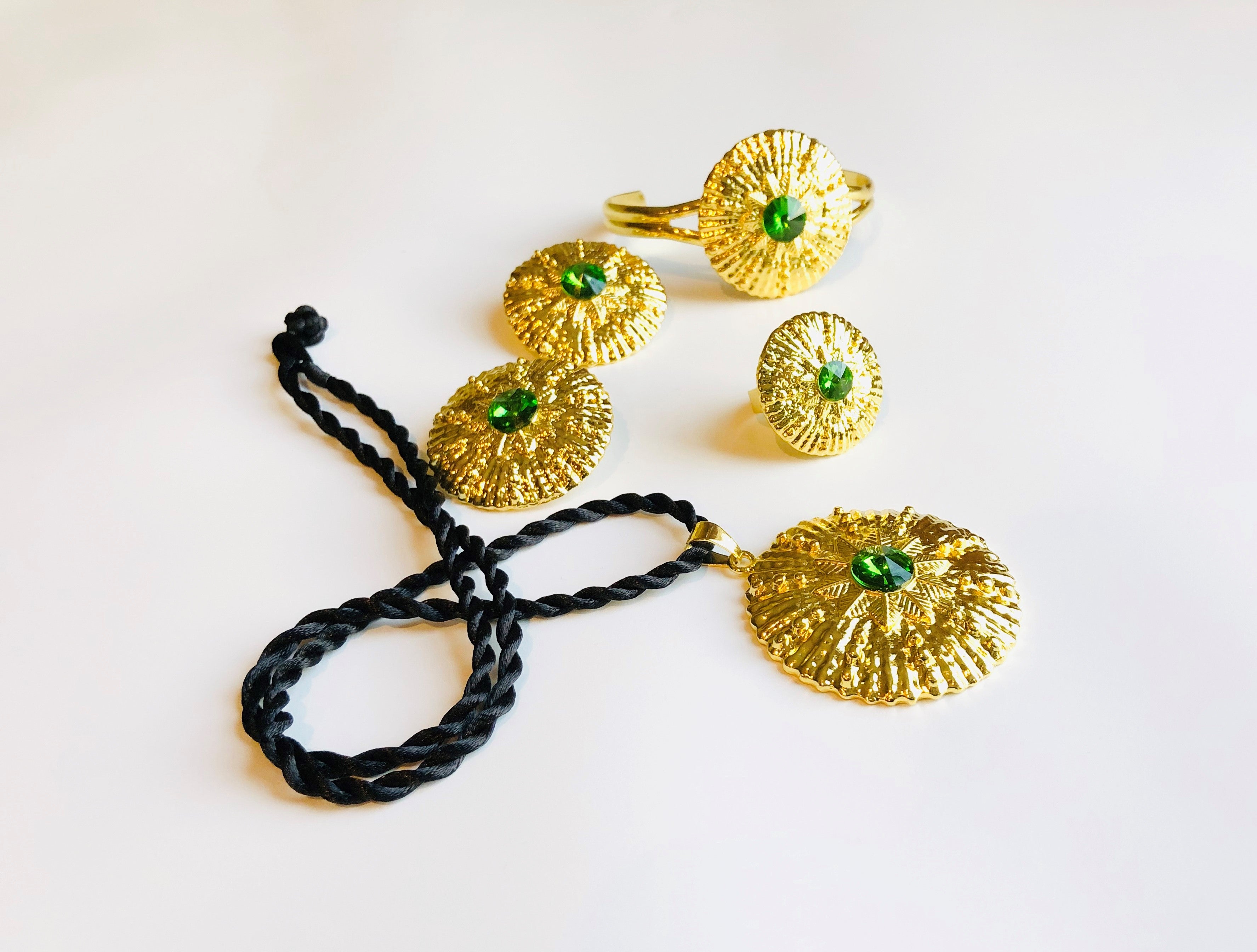 Elsa | Matriarch of Her Tribe | Nakfa Green – Lila Charm