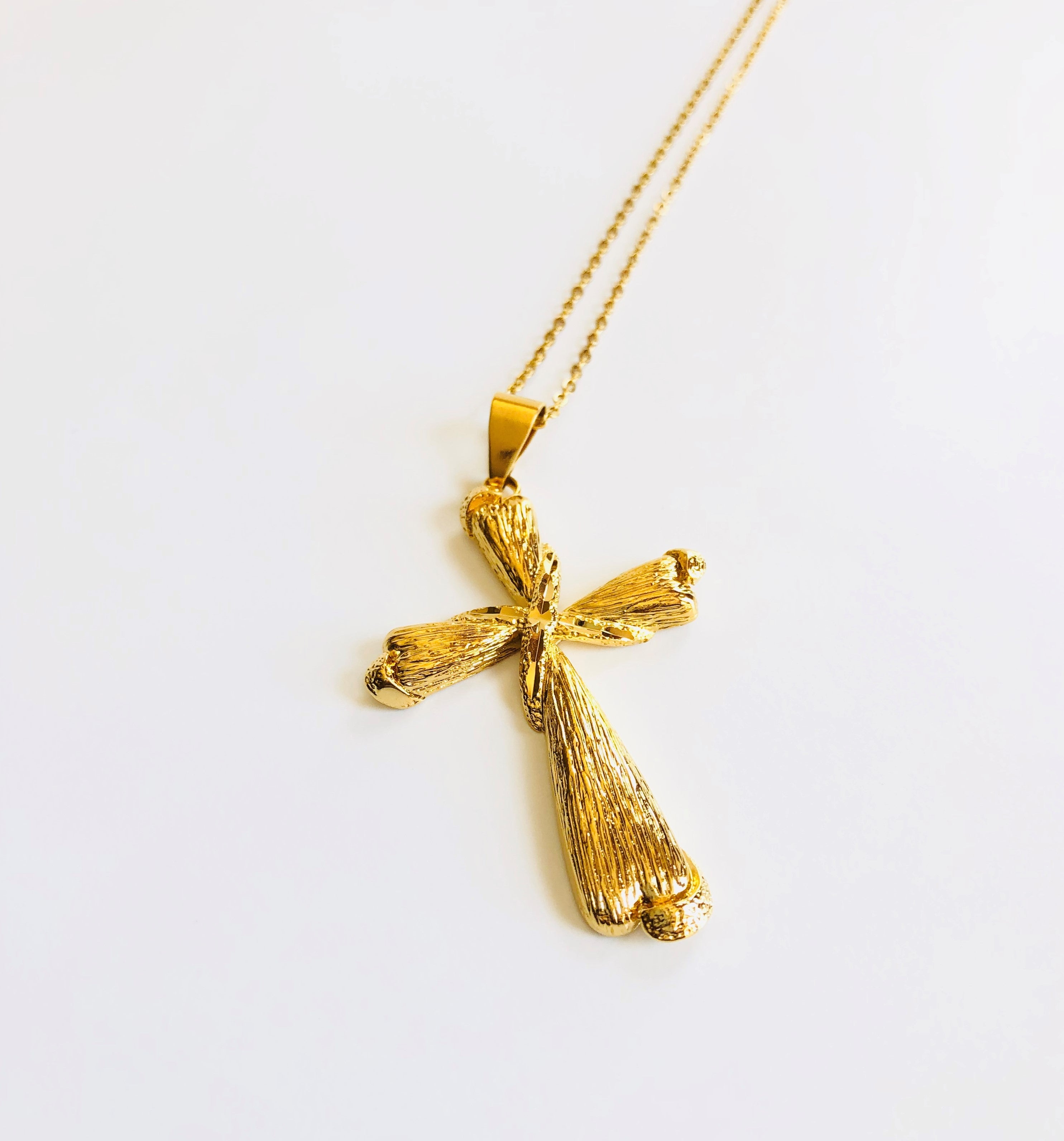 Saint – Lila Charm